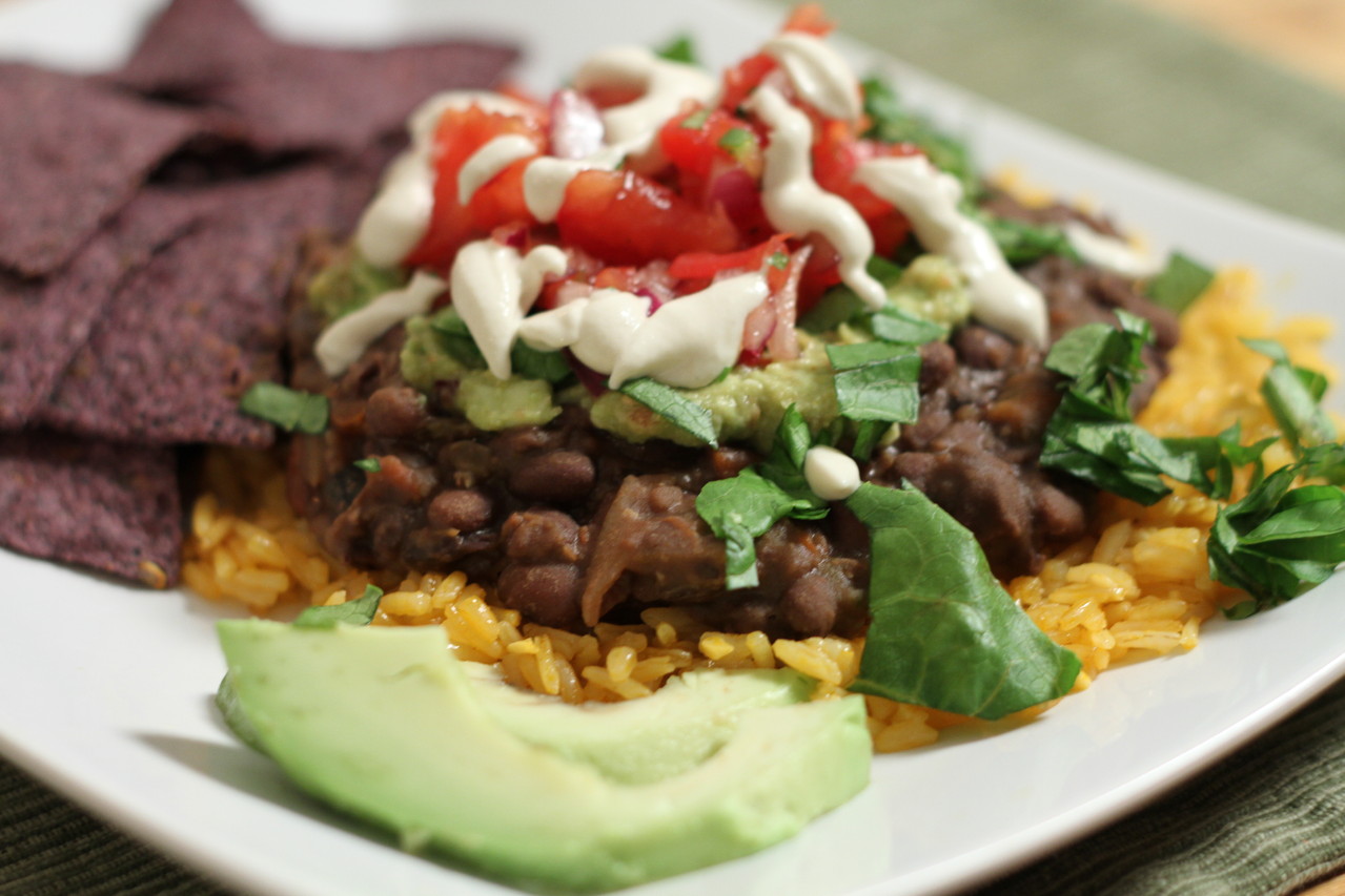 Venezuelan Black Beans and Yellow Garlic Rice - VEGANesp
