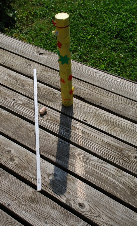 Experiment für Kinder - Schatten durch Sonne - Nela forscht ...