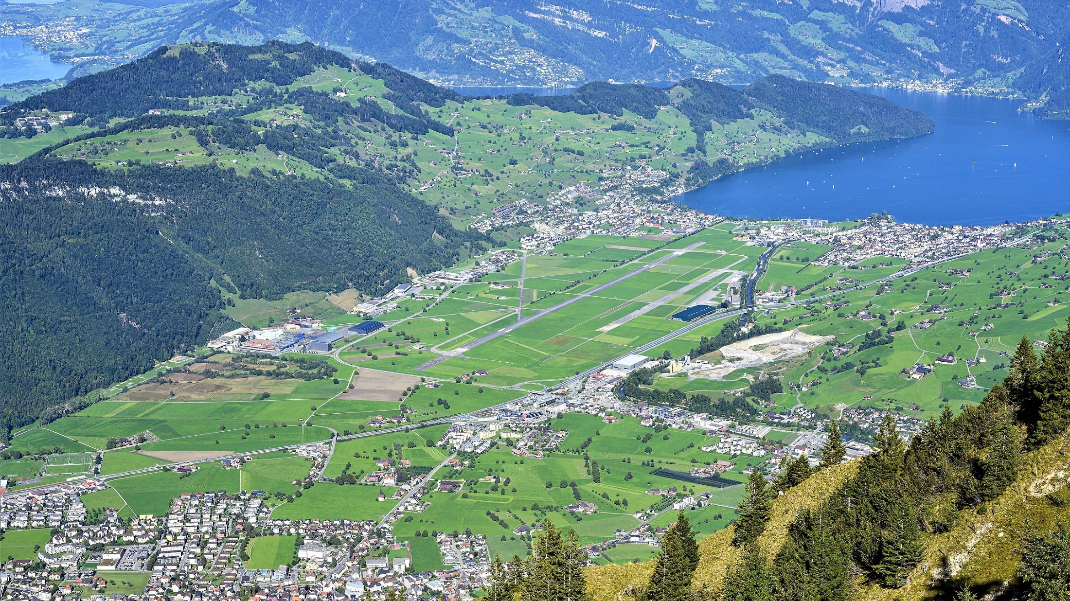 Helikopterflug ab Flugplatz Buochs - Elite Flights