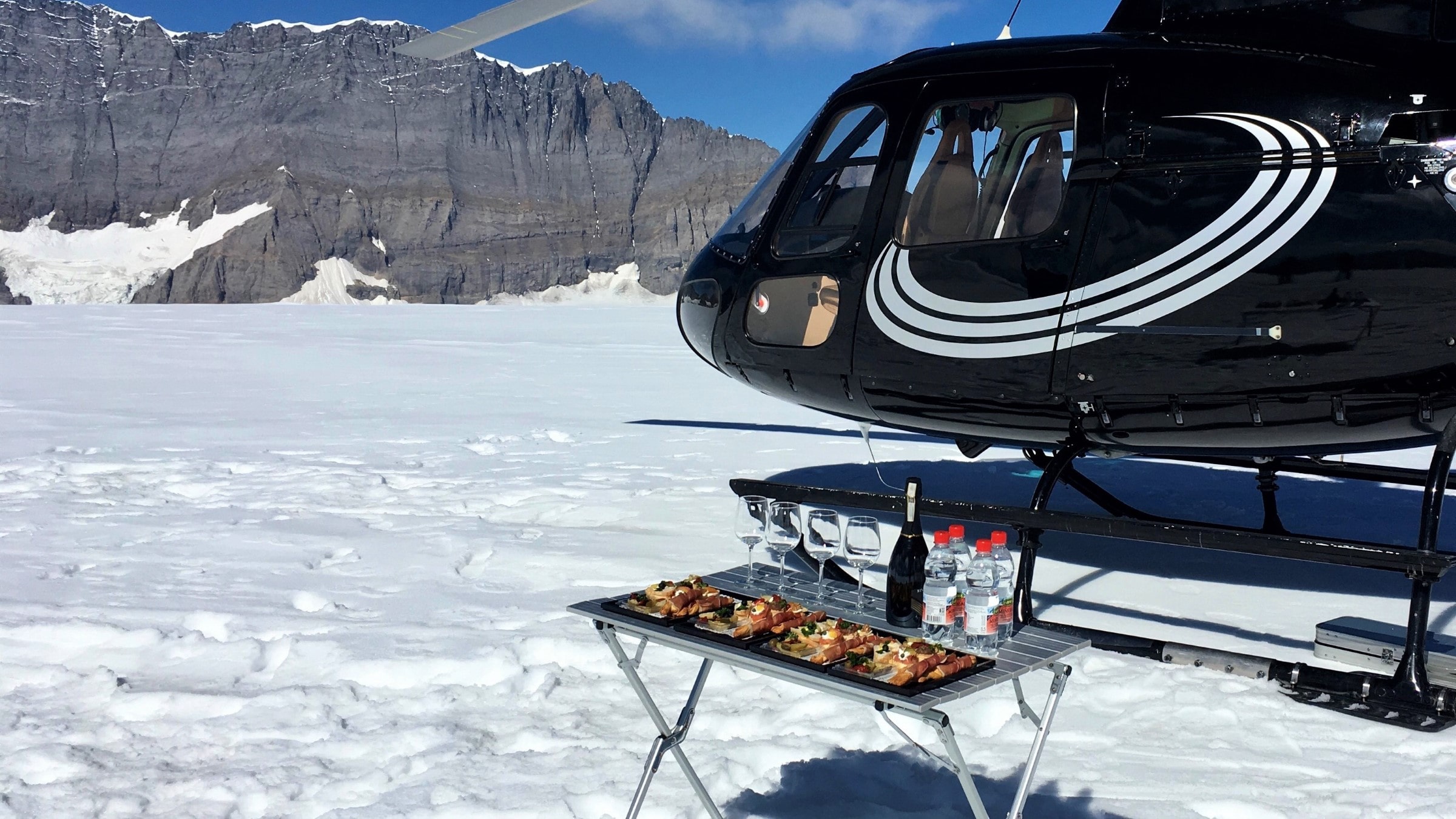 Alpine Scenic Flight with Glacier Landing from Bern-Belp - Elite Flights
