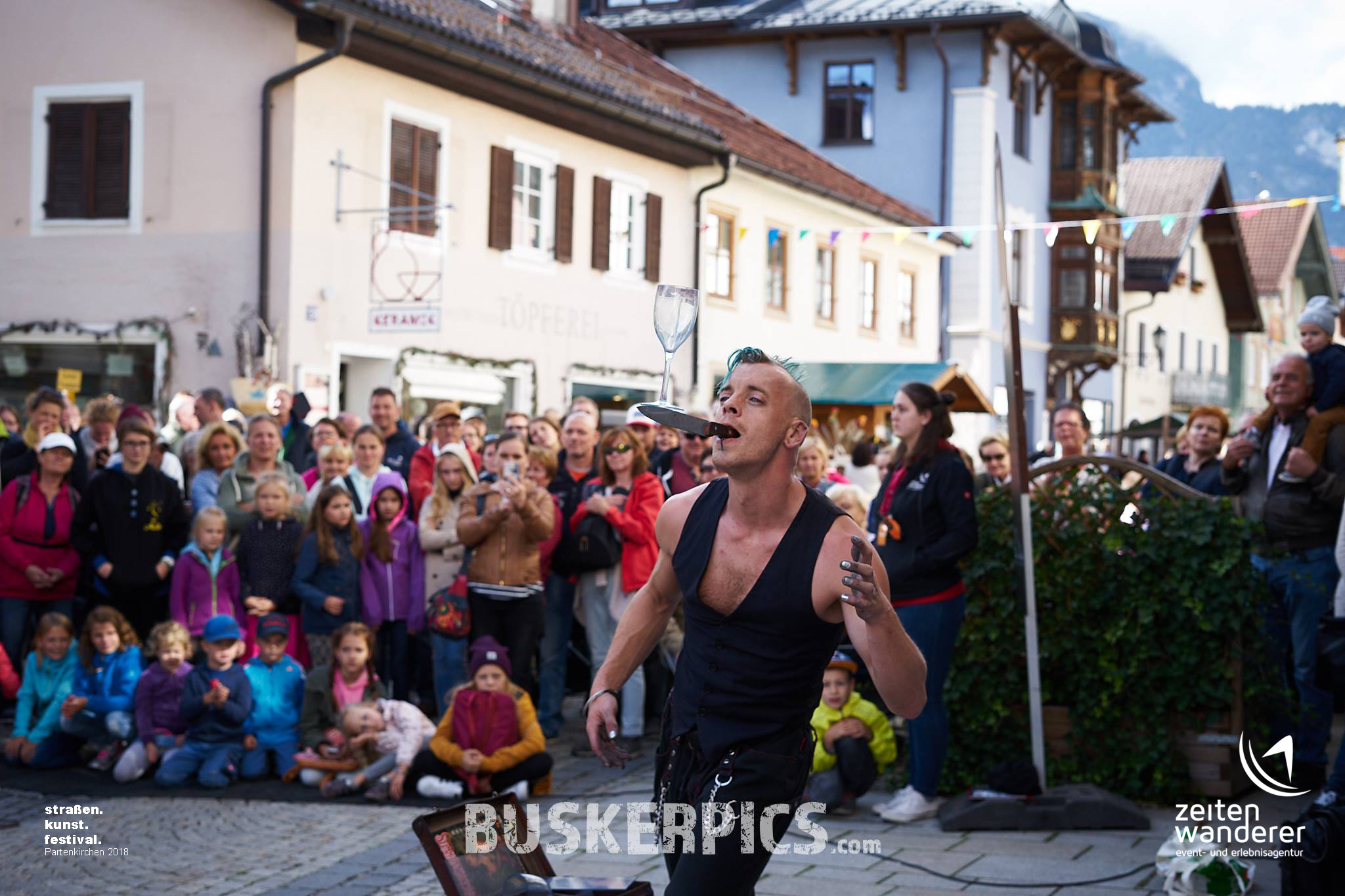 Straßen.Kunst.Festival Partenkirchen (D) - ZEITENWANDERER - event- und ...