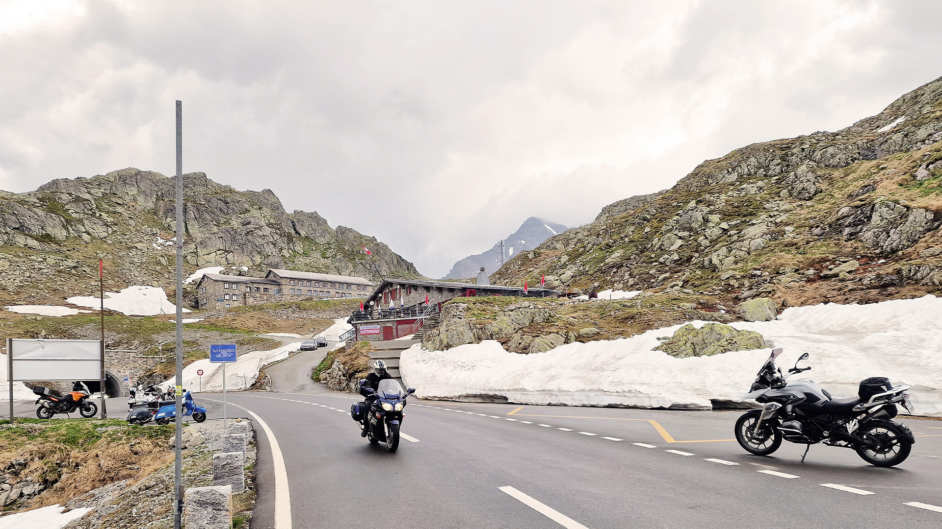 Sustenpass mit dem Motorrad und Auto - Pässe.Info