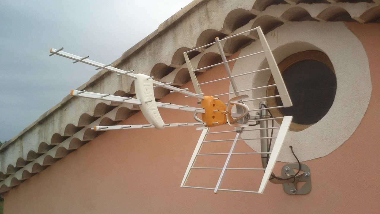 Antenne Rateau TNT HD Televes avec ampificateur intégré. - Innovation30 ...