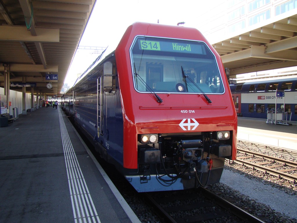 Erstfahrt des modernisierten Doppelstöckers DPZplus auf der Zürcher S ...