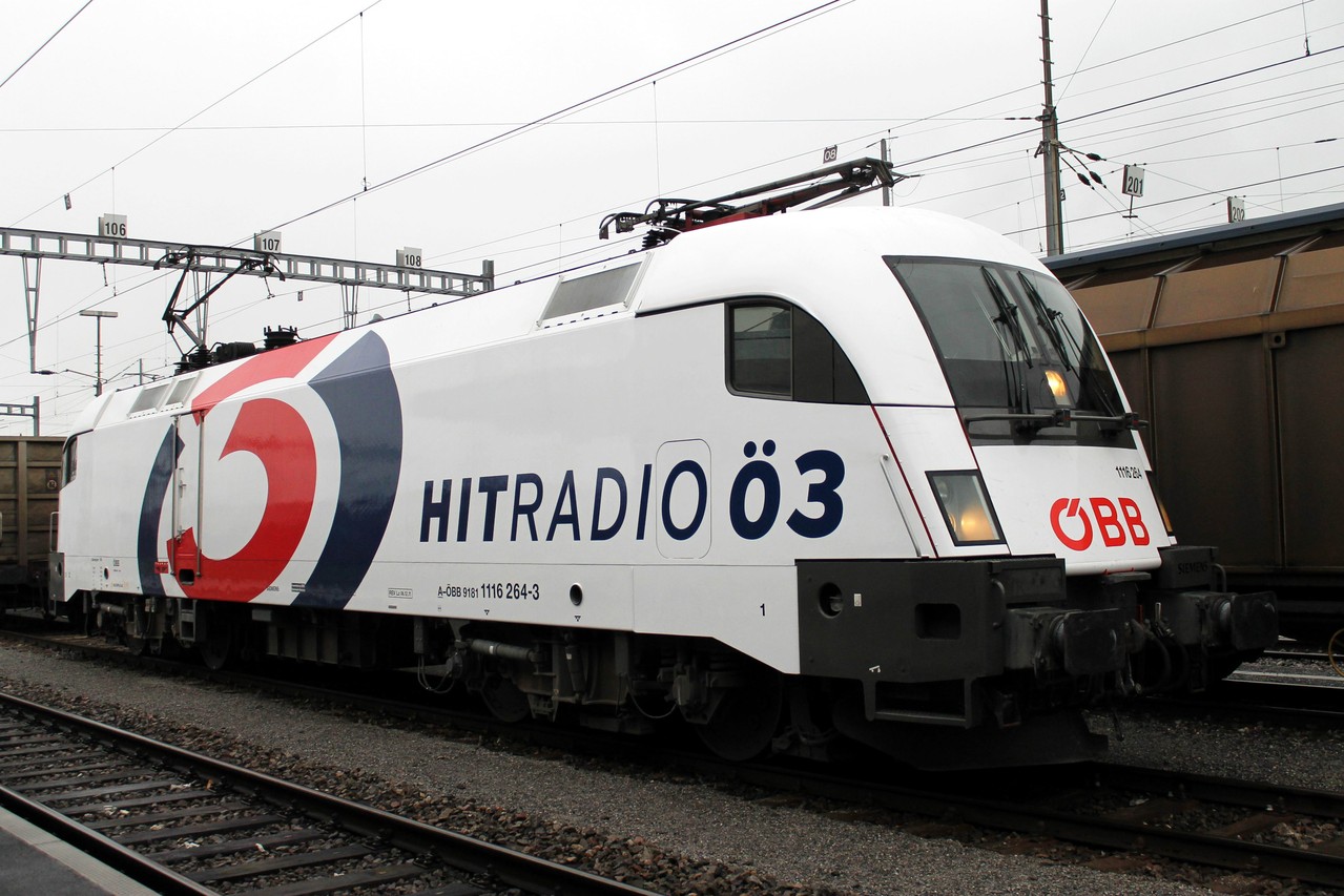 Die ÖBB Taurus Lok 1116 264-3 ist im Ö3-Look unterwegs - info24 - Blog 24