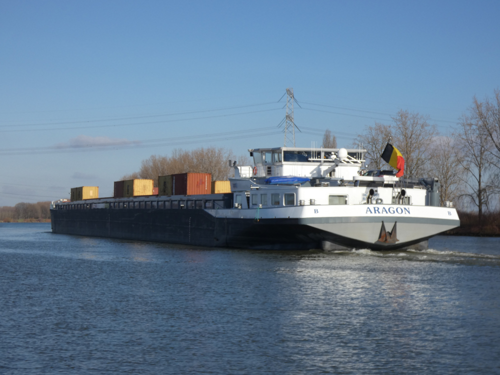 Motorcontainerschip Aragon - Binnenvaartspotter.nl