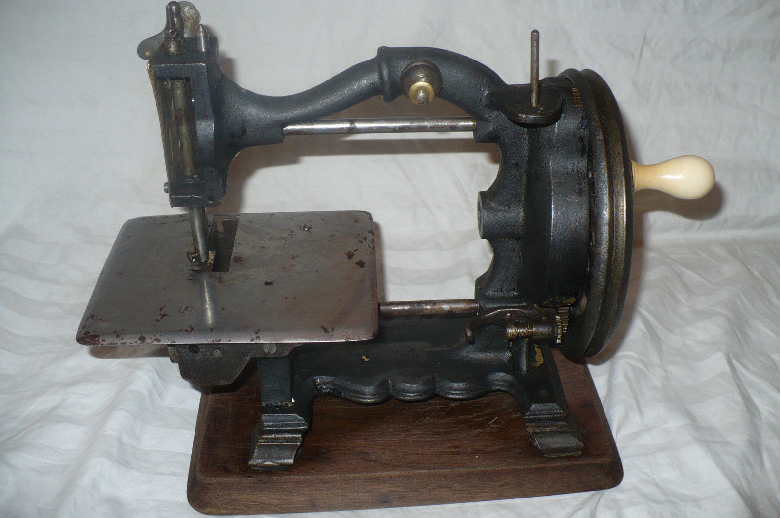 IMPERIAL SEWING MACHINE CO. - Fiddlebase