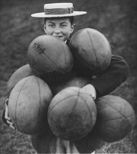 LA HISTORIA DE LA PELOTA OVALADA - rugbyamistady valores