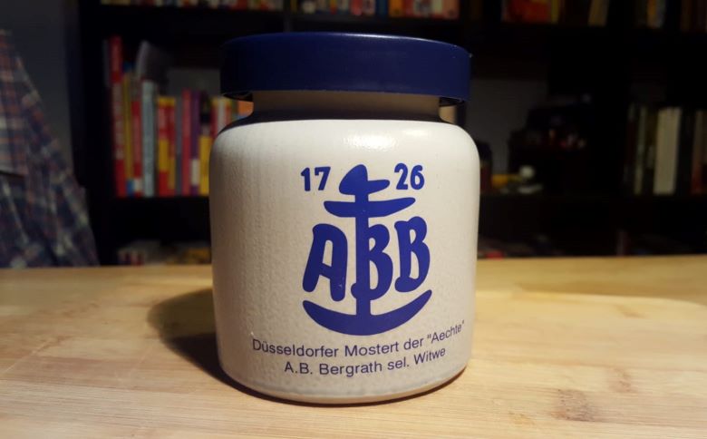 Düsseldorf Altstadt │ Kunst, Punk, Senf & Brauhäuser - Stadtpfade