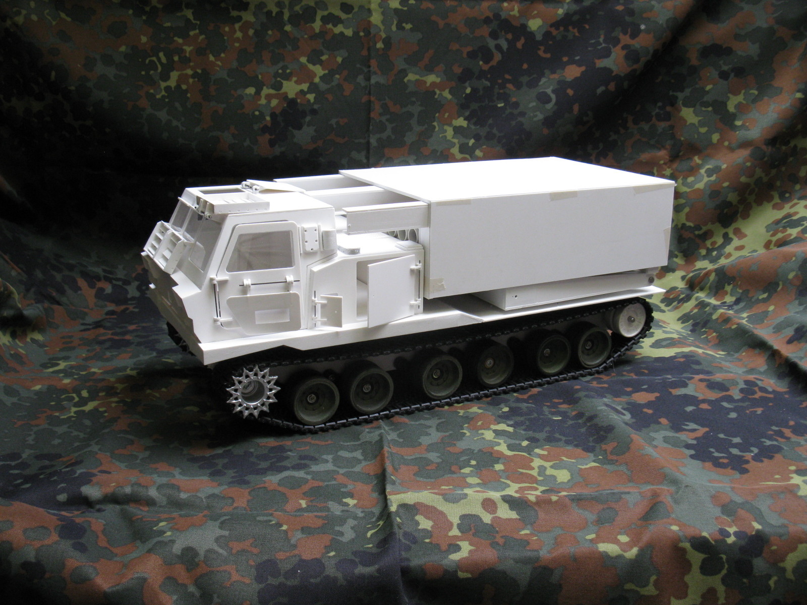 M270 MLRS MARS - Rad-Kettenwerkstatt