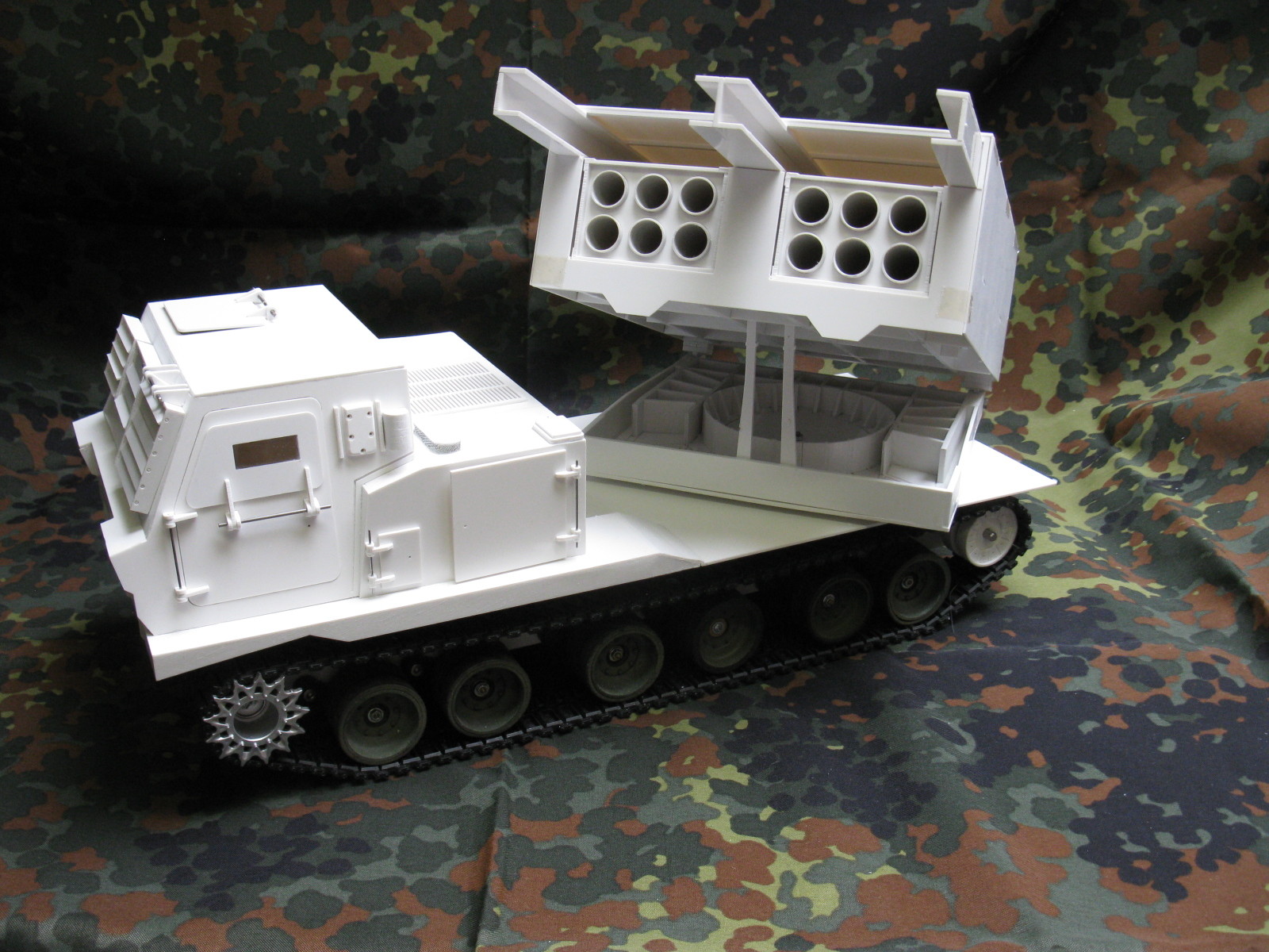 M270 MLRS MARS - Rad-Kettenwerkstatt