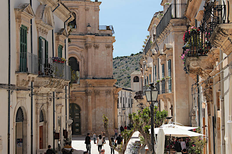 Commissario Montalbano's train is due to leave - between Montelusa and ...
