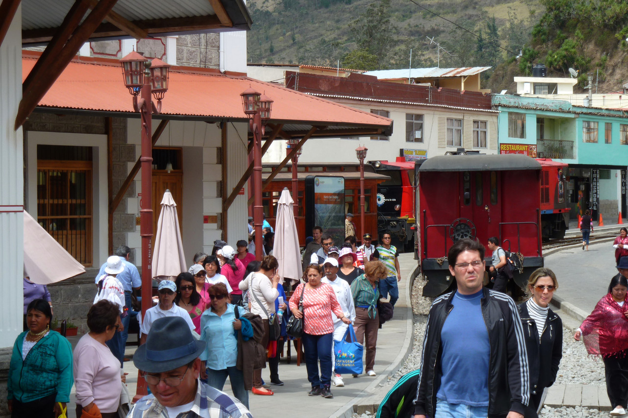 Railways in Ecuador - Hans-Rudolf Stoll Trains and Tramways Züge und Trams