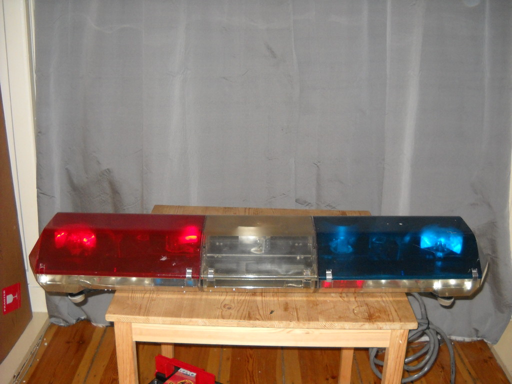 POLICE EQUIPMENT / US Polizei Blaulicht - Police Lights - Lightbars ...