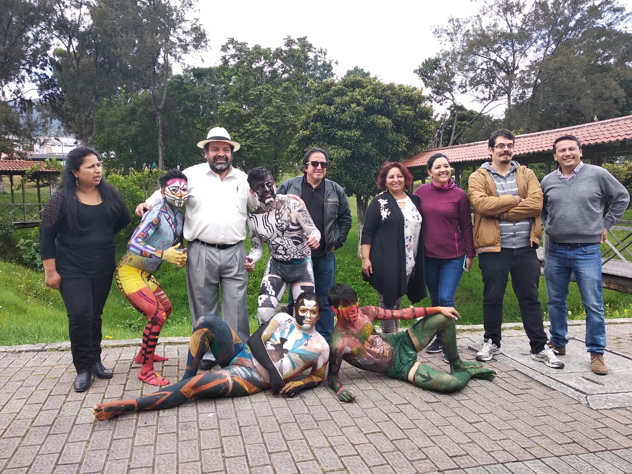 Grupo docente de la Carrera de Artes Plásticas. - Página de la Carrera