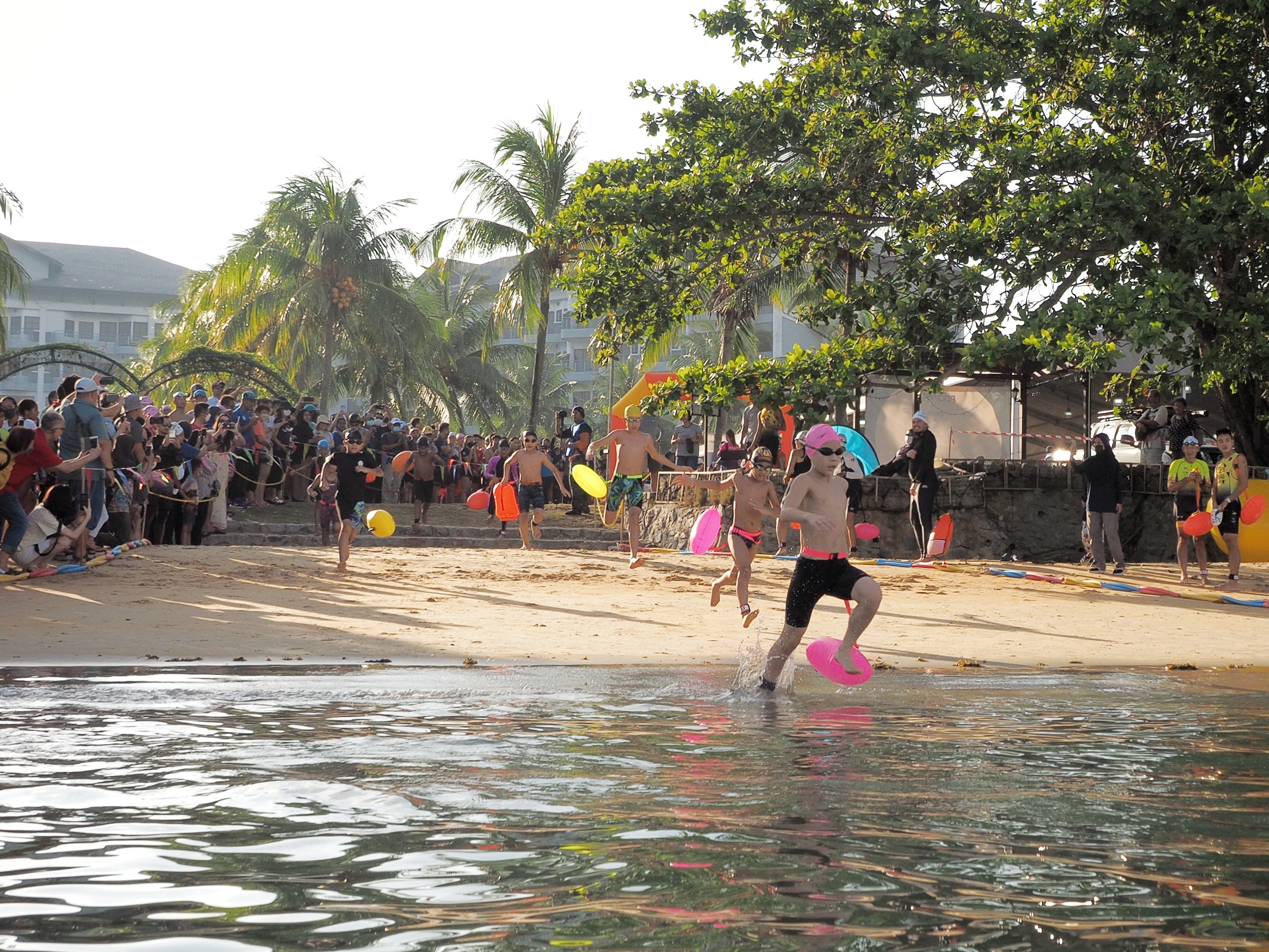 Bot Ride booking via Safe Park (our official boat transfer) - swimon