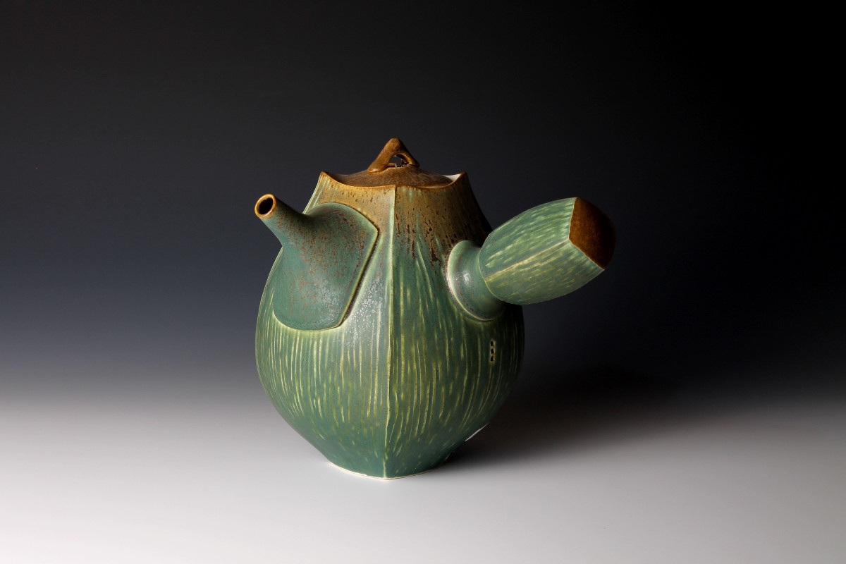 Pouring - Nick DeVries Pottery