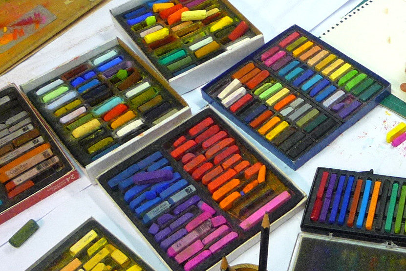 Le matériel de dessin et peinture - Atelier histoires d'artistes Grenoble