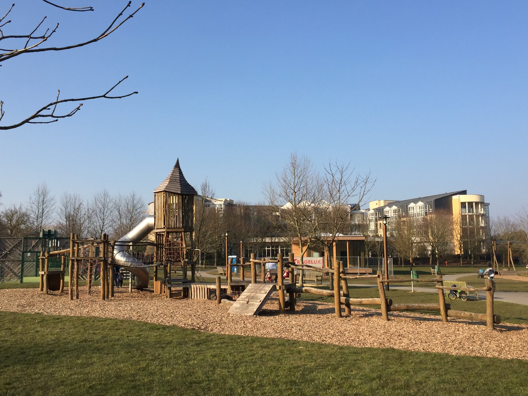 Spielplatz Parc Brill, Mamer - kids-in-luxemburgs Webseite!