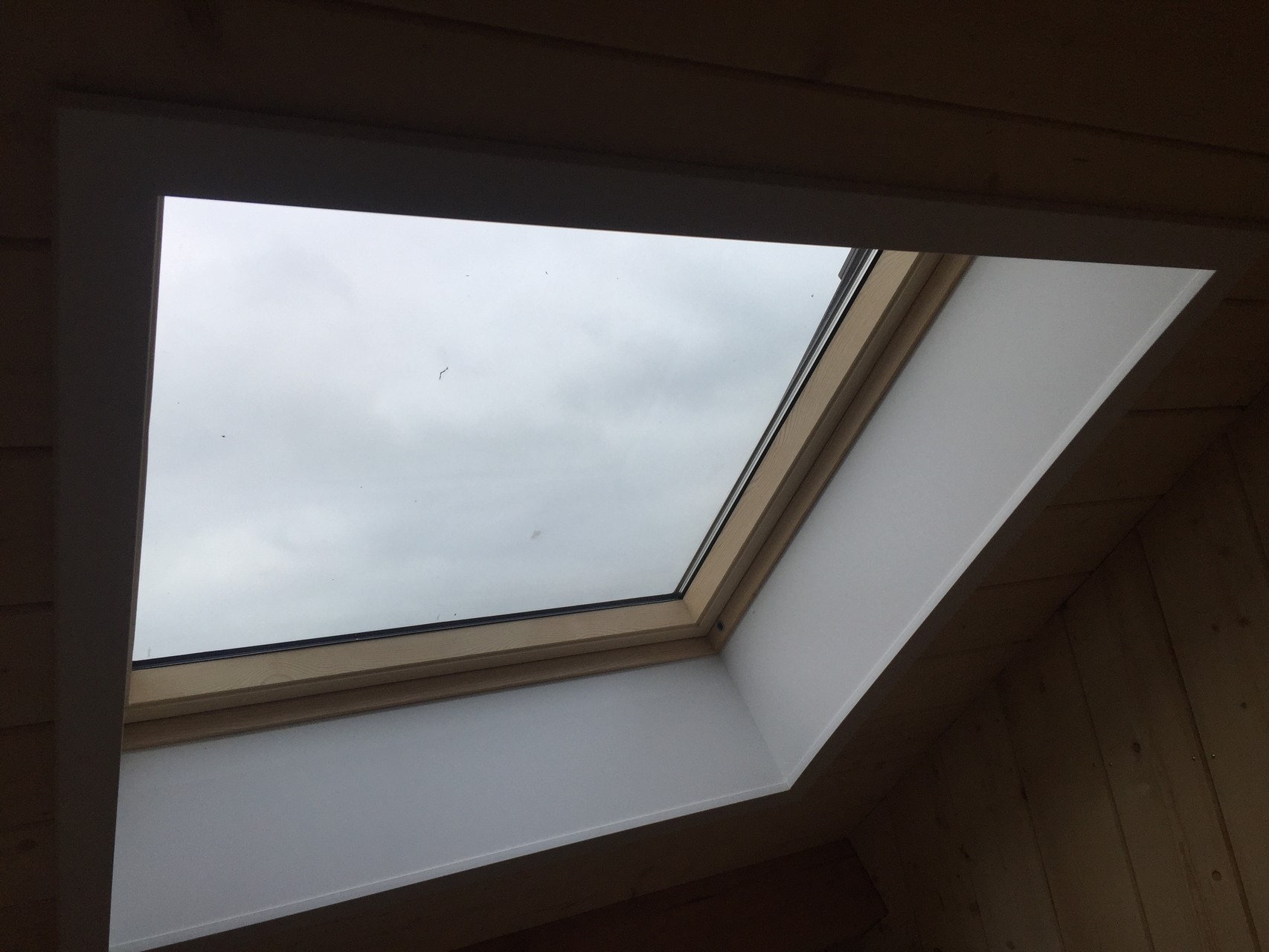 RÉALISATION ENTOURAGE INTÉRIEUR VELUX LSB BORDEAUX - Toitures 33 ...