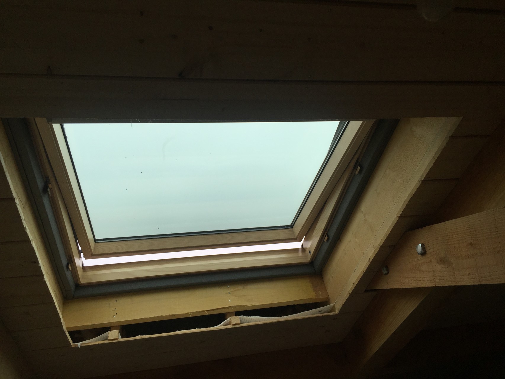 RÉALISATION ENTOURAGE INTÉRIEUR VELUX LSB BORDEAUX - Toitures 33 ...