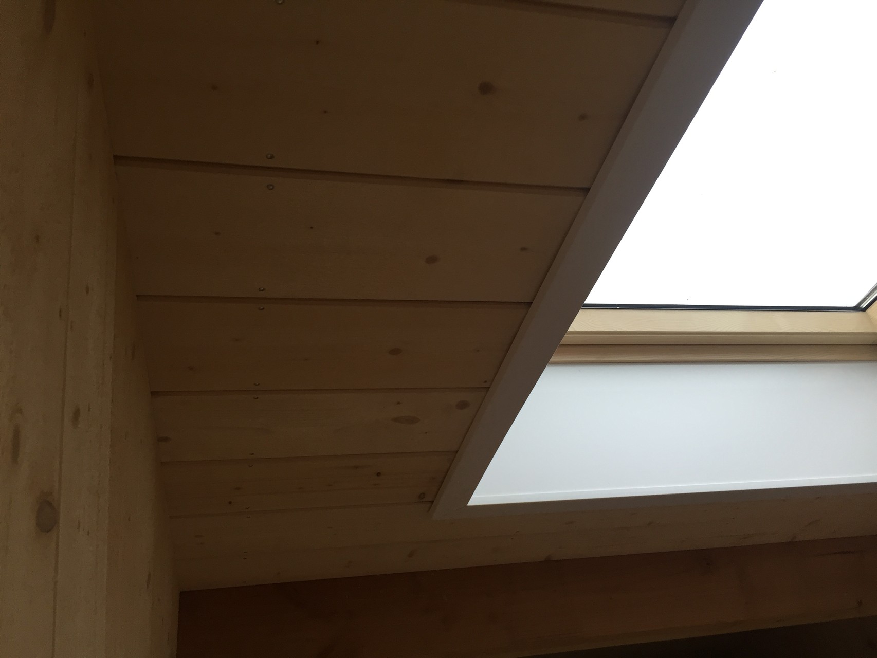 RÉALISATION ENTOURAGE INTÉRIEUR VELUX LSB BORDEAUX - Toitures 33 ...