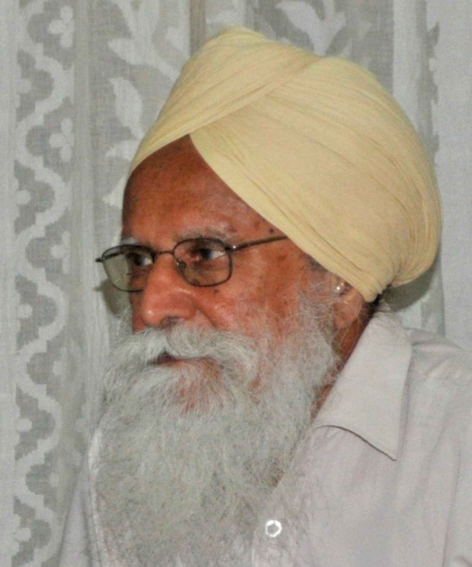 Navtej Bharti - Words and Worlds magazine for migration literature