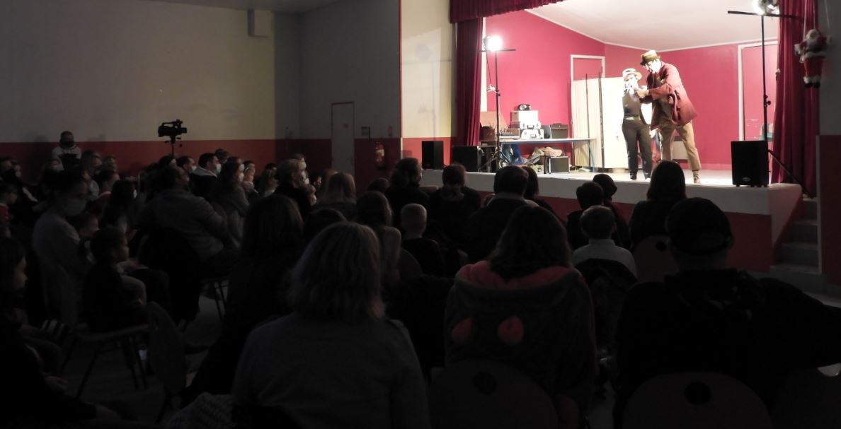 Trélou-sur-Marne. Le duo Alphonso & Pépita et le Père Noël ont ravi les ...