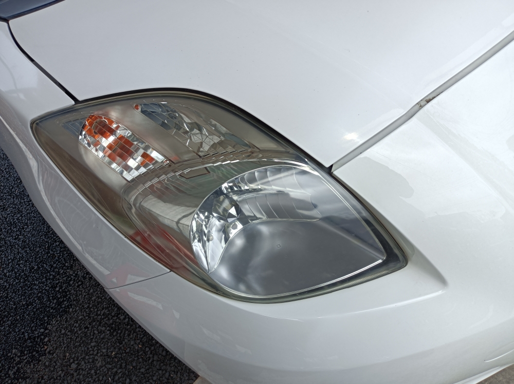 ヘッドライト レンズクリーニング NCP90 Vitz ヴッツ - HEART 鶴ヶ島 の 自動車ガラス 専門店