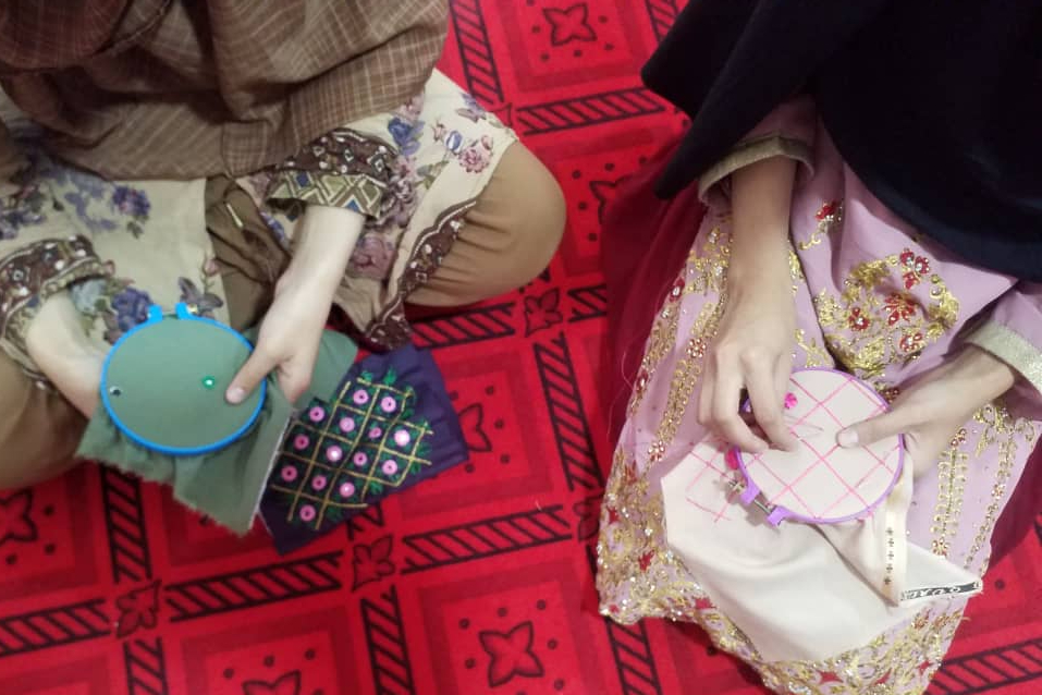 刺繍製作の様子（動画付き） - ejaad ページ！