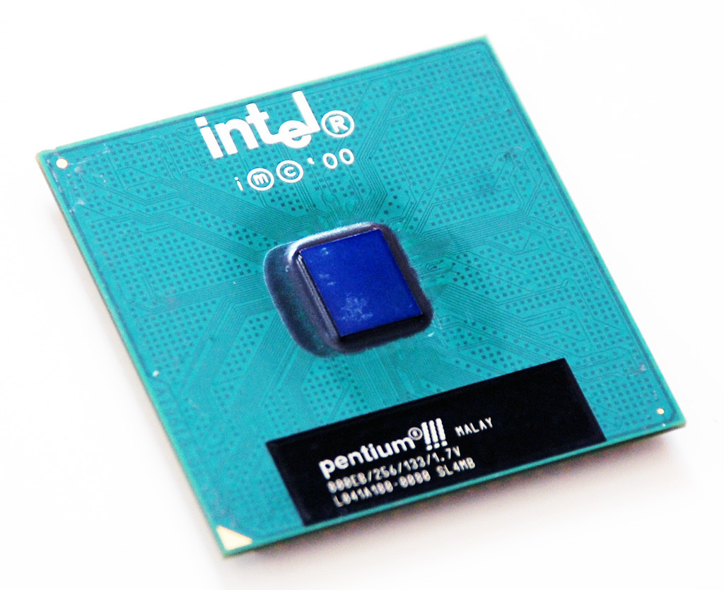 Intel Pentium III - CPU MUSEUM - MUSEUM OF MICROPROCESSORS & DIE ...