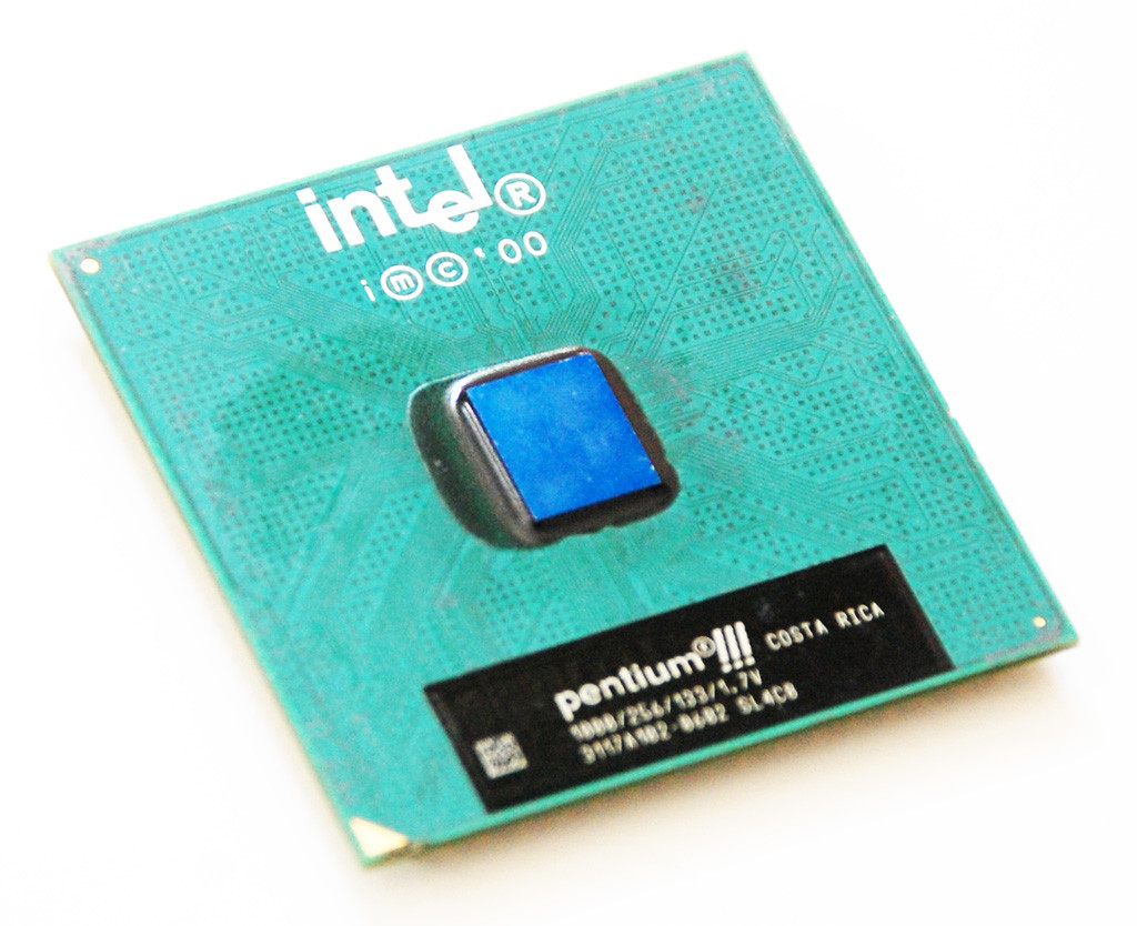 Intel Pentium III - CPU MUSEUM - MUSEUM OF MICROPROCESSORS & DIE ...