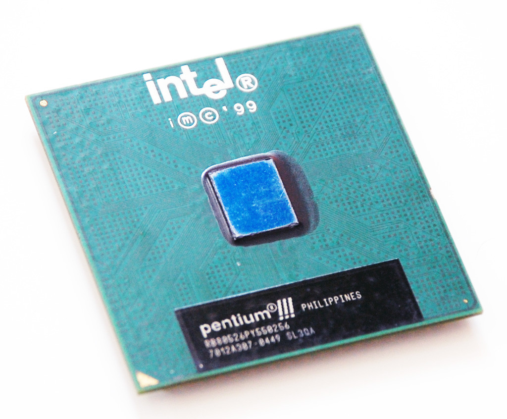 Intel Pentium III - CPU MUSEUM - MUSEUM OF MICROPROCESSORS & DIE ...