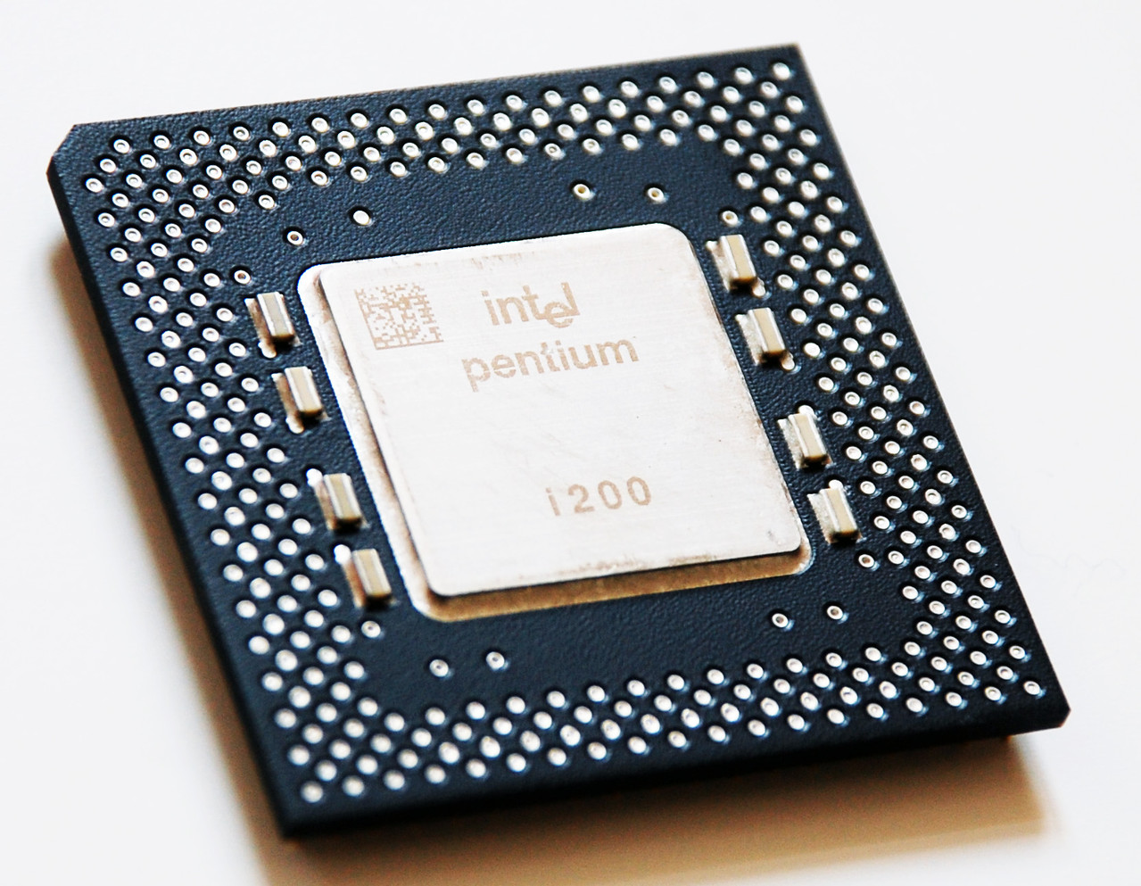 Intel Pentium - CPU MUSEUM - MUSEUM OF MICROPROCESSORS & DIE PHOTOGRAPHY