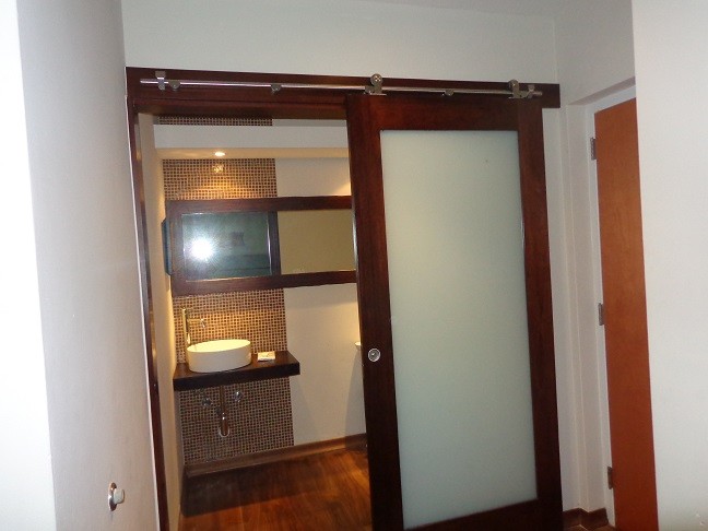 Puertas al Estilo Establo / Barn doors - Puertas y Ventanas de Madera ...