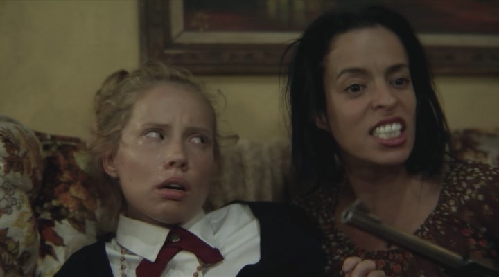 RUN ! BITCH RUN ! - Horror-ScaryWeb.com