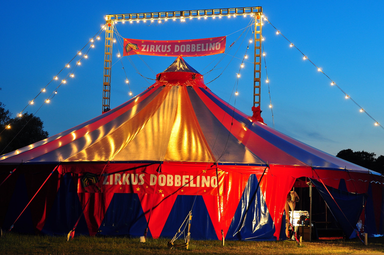 Startseite - Dobbelino Zirkus & Zirkusschule