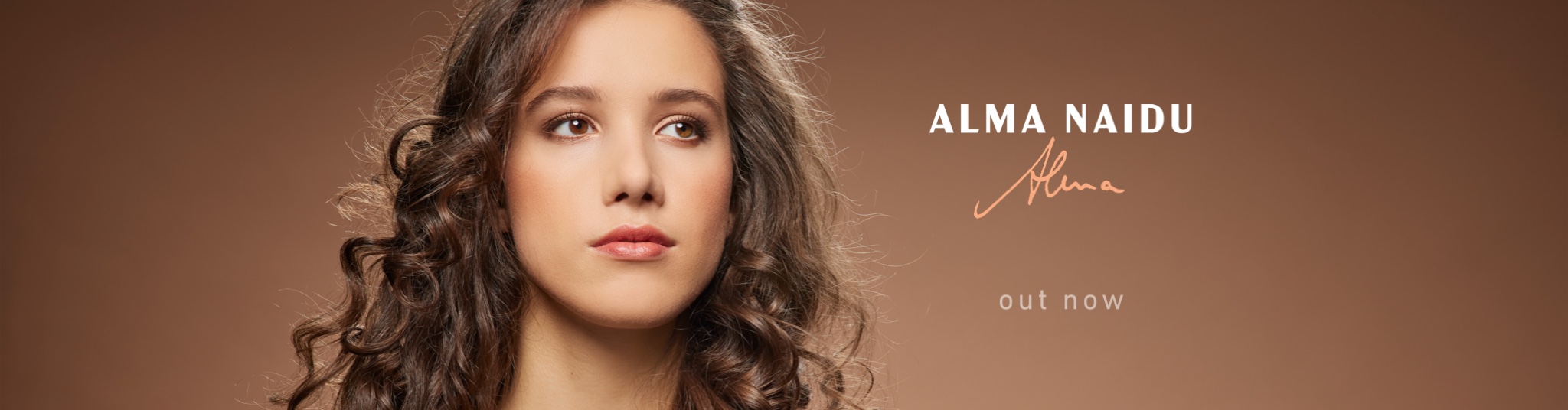 Home - Alma Naidu | Sängerin