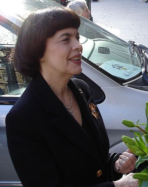 LA VOIX DE MIREILLE MATHIEU : Le pourquoi de ses caractéristiques ...