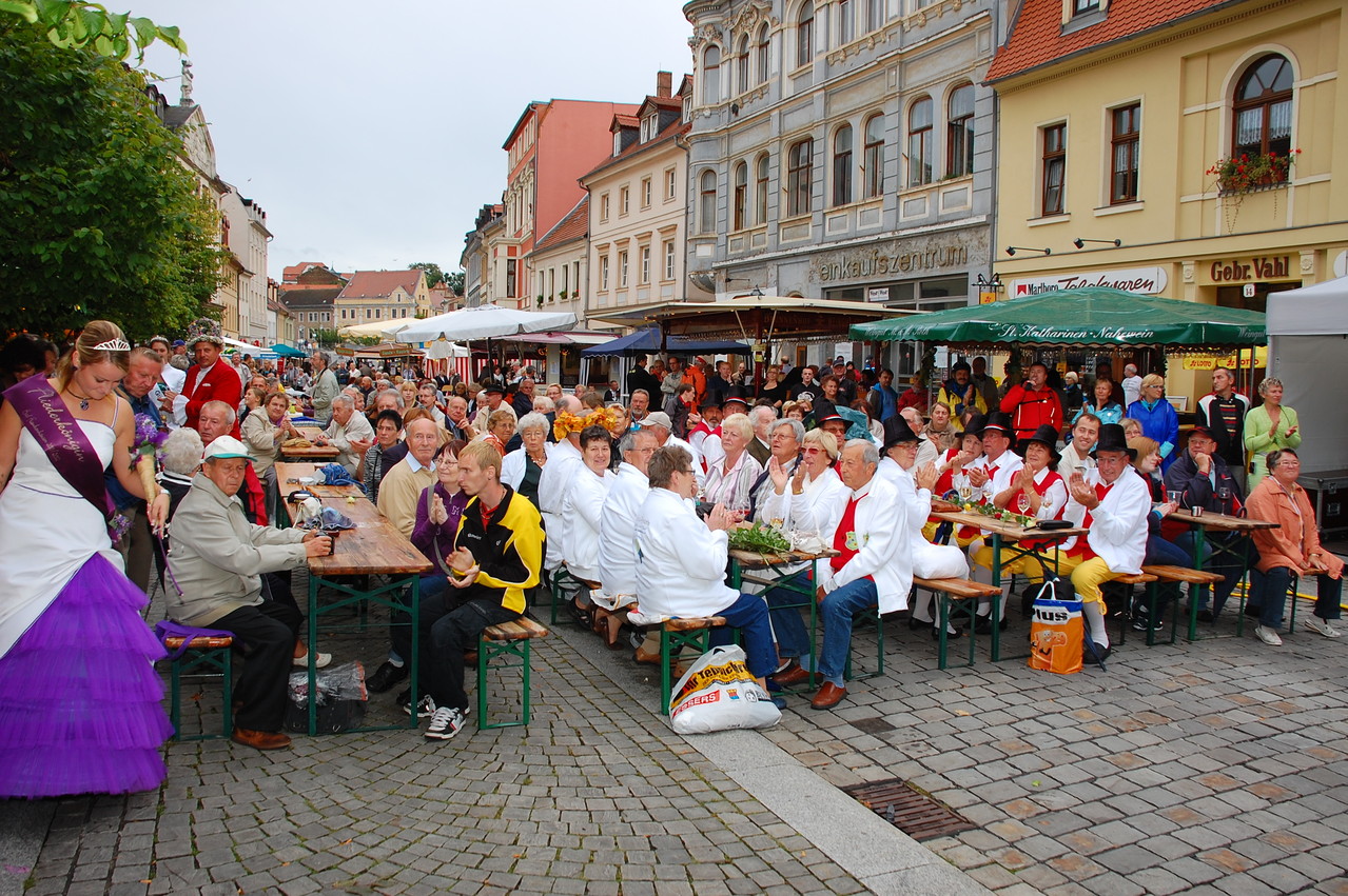 Programm Weinmarkt Bernburg 2013 - BBGLIVE