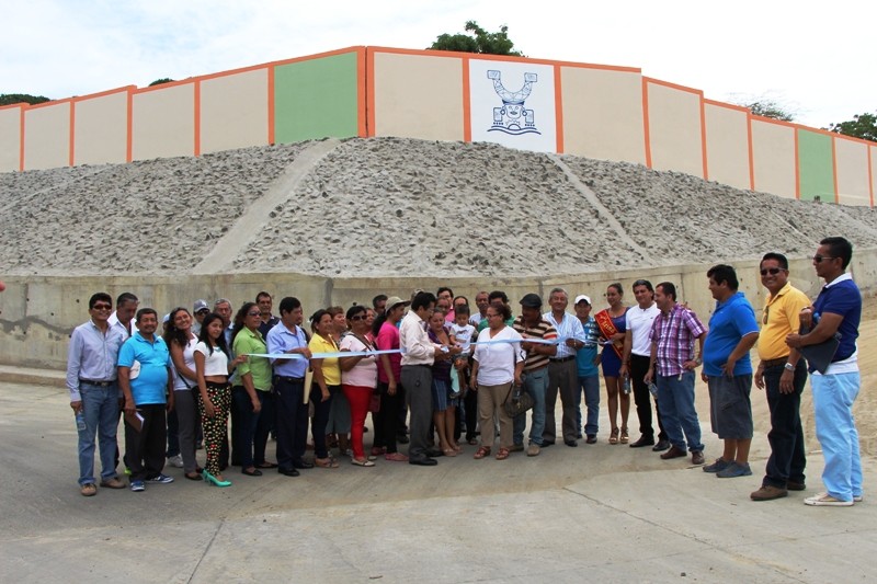 Muro perimetral del cementerio en Parroquia Eloy Alfaro de Manta - Revista LA GENTE de Manabí