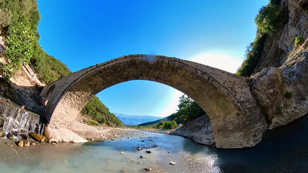 Llixhat e Benjes - Oschis Tour