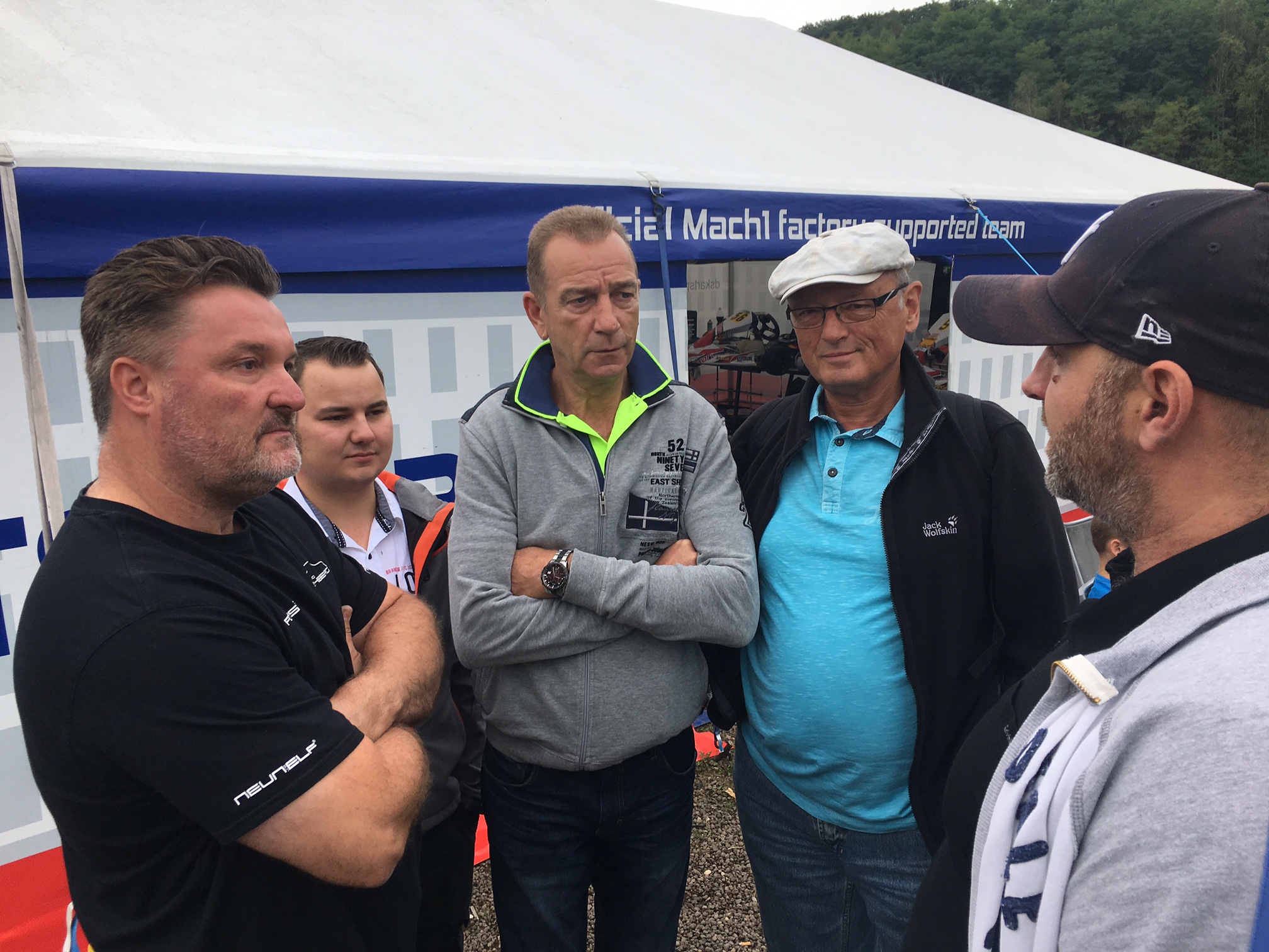 Julien Rehberg beweist sich als jüngster Pilot der OK Junior 2017 unter ...