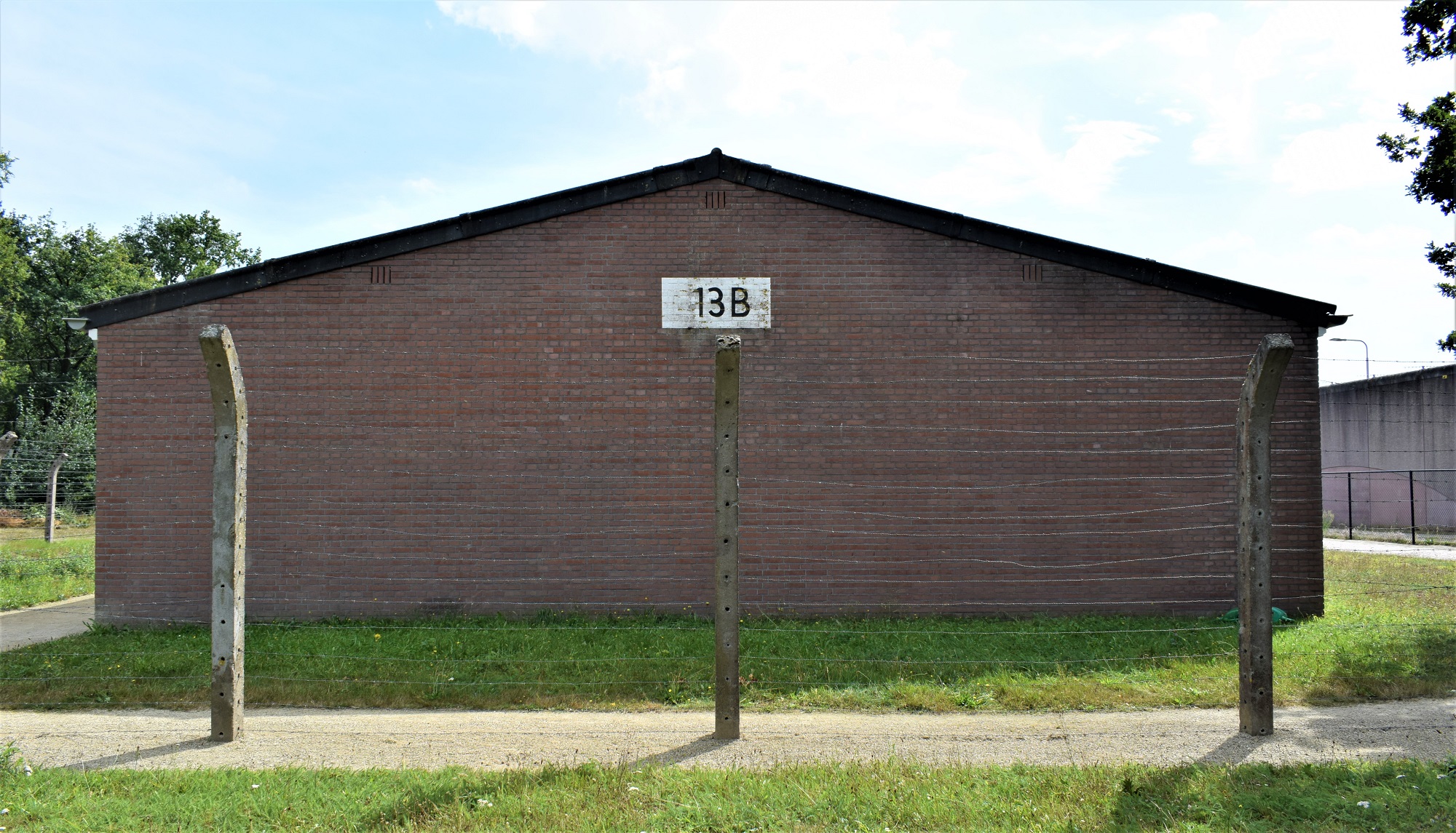 Kamp Vught - Nederlandse boeken en documentatie over concentratiekampen ...