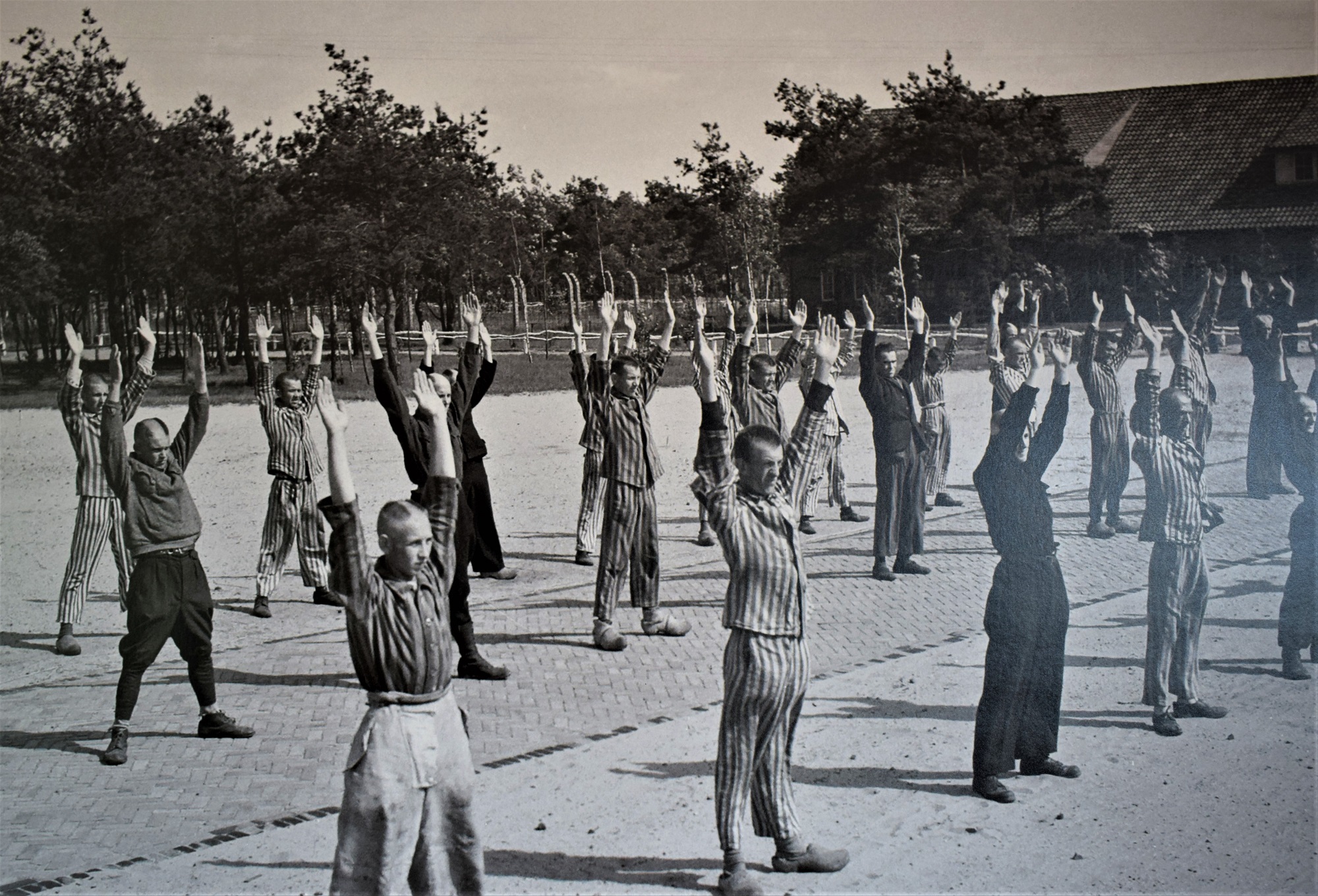 Kamp Vught - Nederlandse boeken en documentatie over concentratiekampen ...