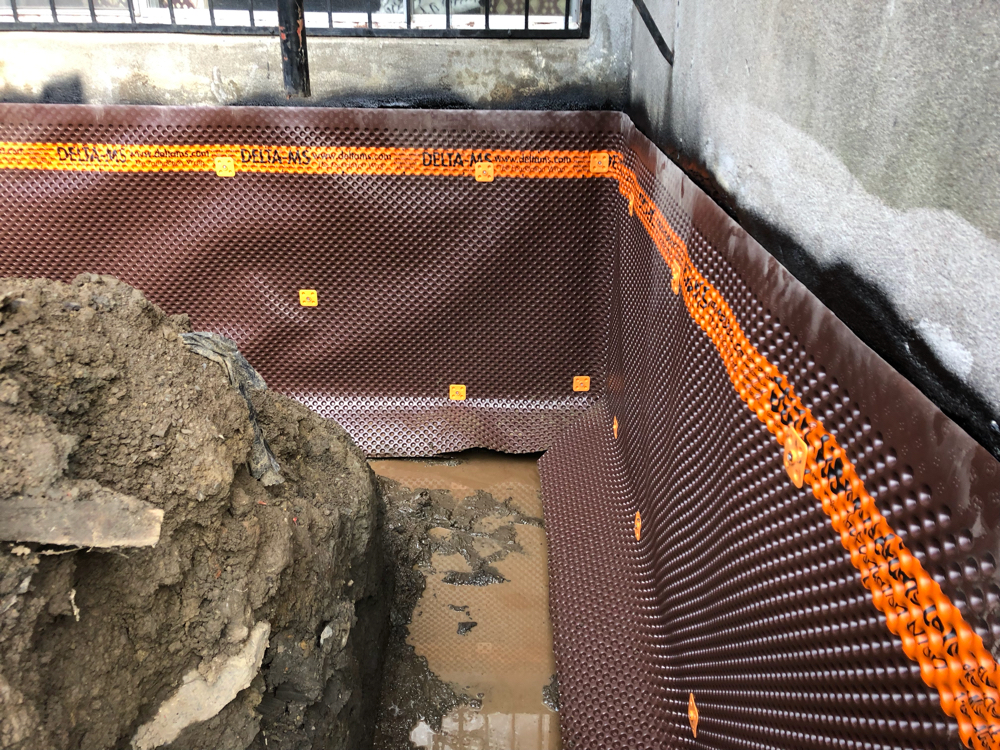 Membrane alvéolée Delta® ms - Spécialiste fissures fondations | Drains ...