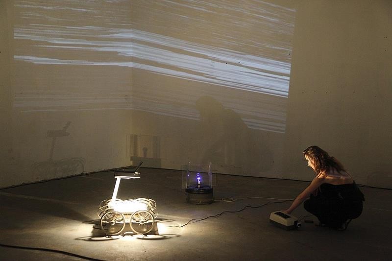 expanded media live projects - soniq-id.net - intermedia works by frank ...