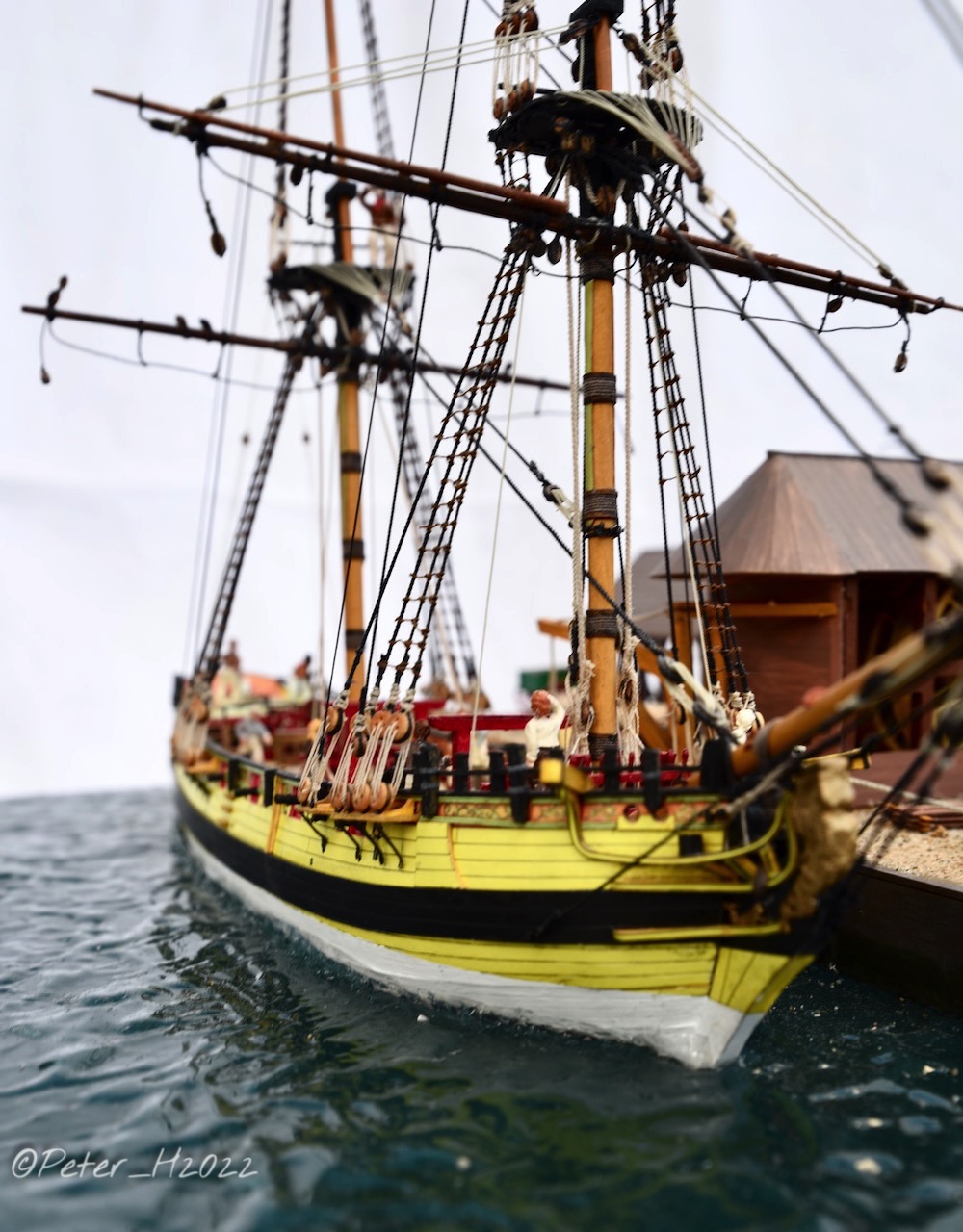 HM Sloop Wolf am Werftquai Port Chatham um 1760 1:96 - mein-modellbaus ...