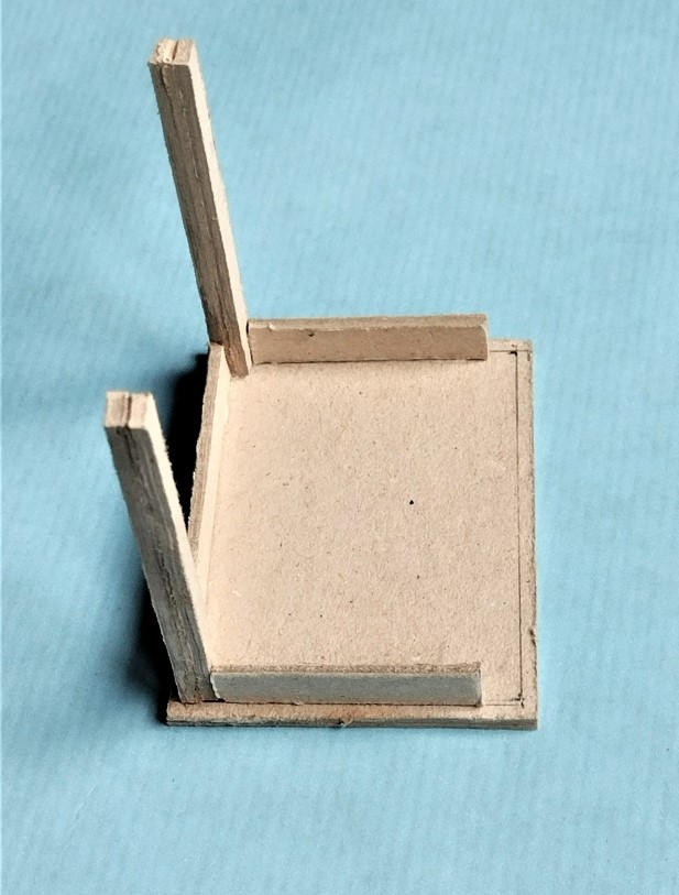 Anleitung Mini-Tisch aus Pappe - Lilliput Homes