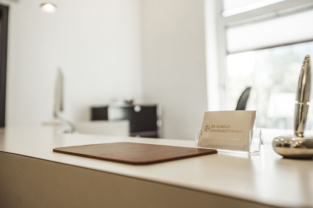 Ihr Zahnarzt Dr. Hunold auf der Holtenauerstraße in Kiel mit den ...